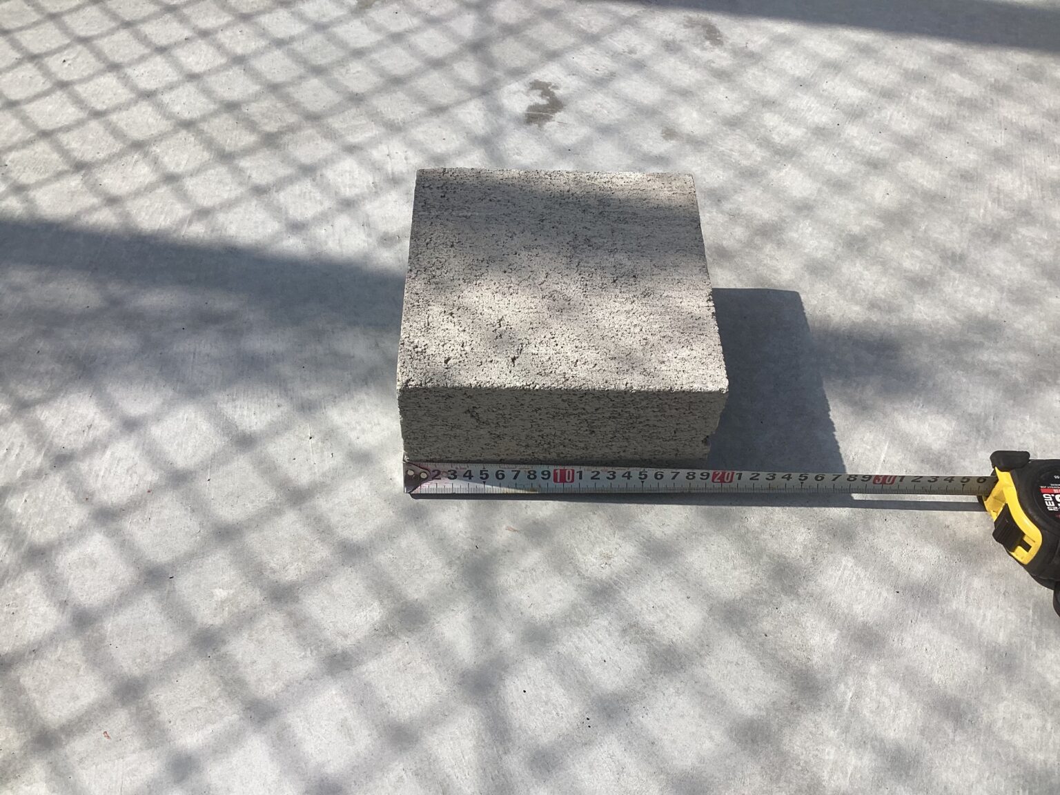 物置設置の工事② | 市川市の工務店DAISHU｜二世帯住宅もお任せください｜自然素材・高耐震・高断熱の注文住宅