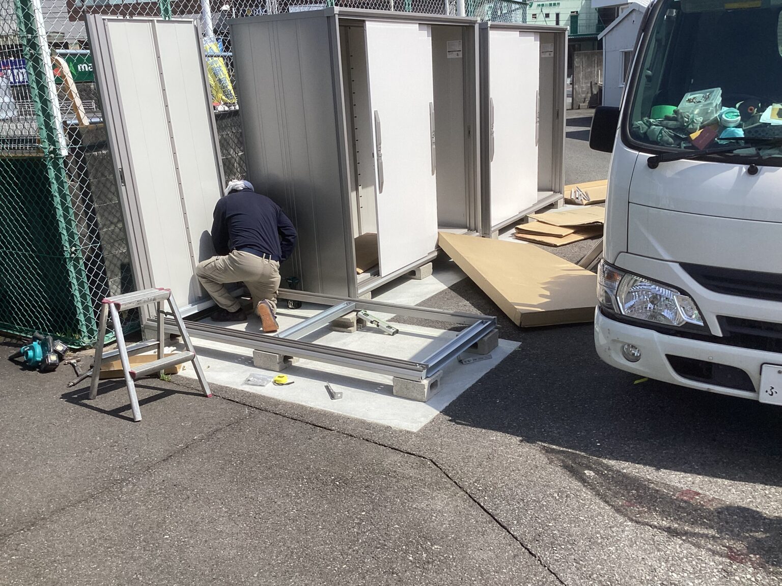 物置設置の工事② | 市川市の工務店DAISHU｜二世帯住宅もお任せください｜自然素材・高耐震・高断熱の注文住宅