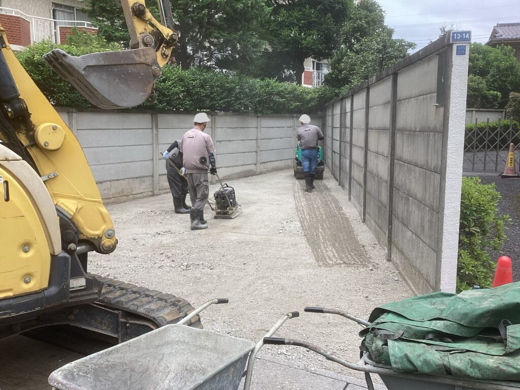 アスファルト舗装工事 | 市川市の工務店DAISHU｜二世帯住宅もお任せください｜自然素材・高耐震・高断熱の注文住宅