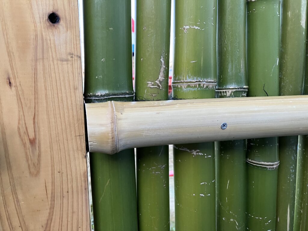 夏休みにDIYで外構のフェンスを交換 ⑤格子の建込作業 | 市川市の工務店DAISHU｜二世帯住宅もお任せください｜自然素材・高耐震・高断熱の注文住宅