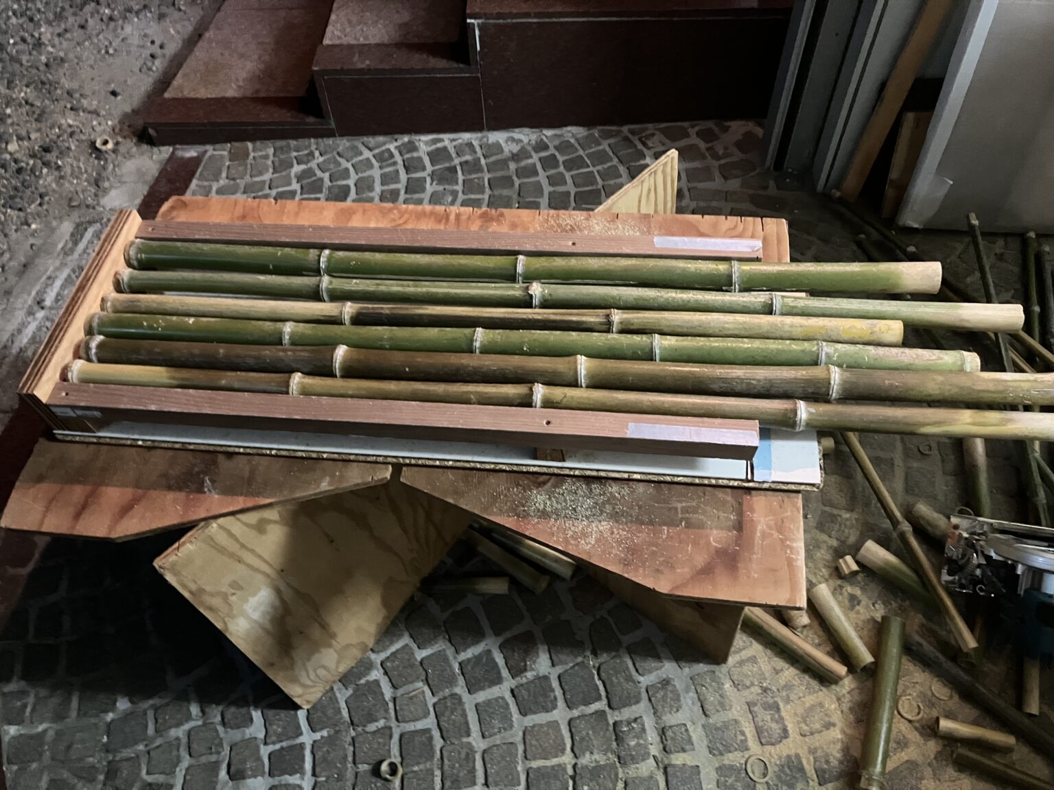 夏休みにDIYで外構のフェンスを交換 ③交換作業-1 | 市川市の工務店DAISHU｜二世帯住宅もお任せください｜自然素材・高耐震・高断熱の注文住宅