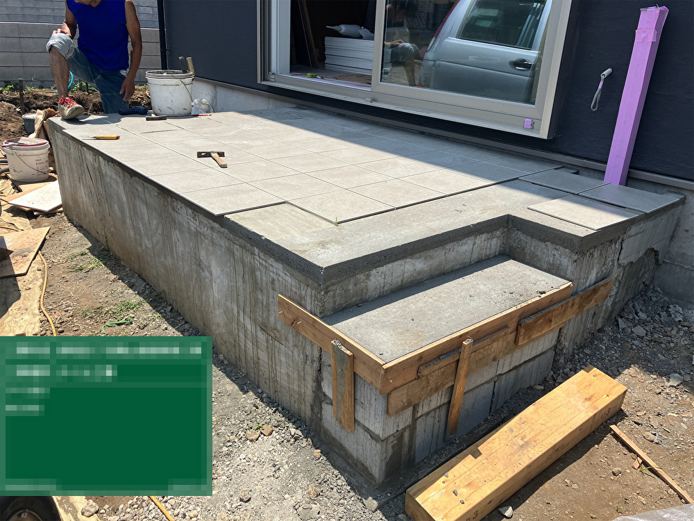 タイル工事 市川市の現場より | 市川市の工務店DAISHU｜二世帯住宅もお任せください｜自然素材・高耐震・高断熱の注文住宅